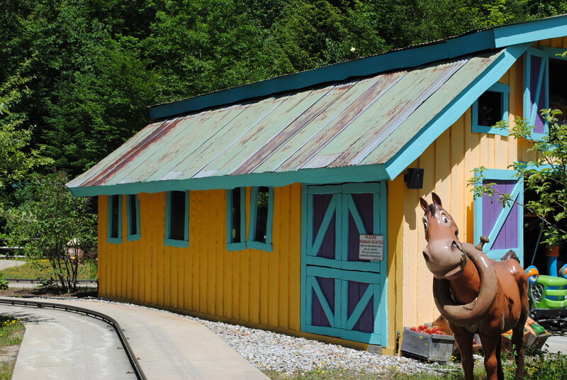 Farm Tractors | Attraction Park Ride in New Hampshire | Story Land
