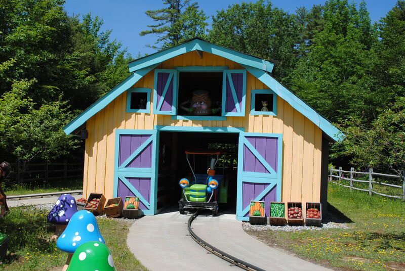 Farm Tractors | Attraction Park Ride in New Hampshire | Story Land